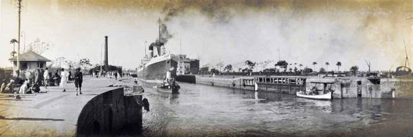 Panoramic View of British Era Bombay Dock, 1914 Photo - Past-India